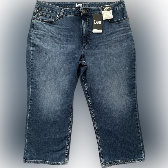 Lee | Jeans | Lee Regular Fit Capri Mid Rise Size 2 Nwt | Poshmark